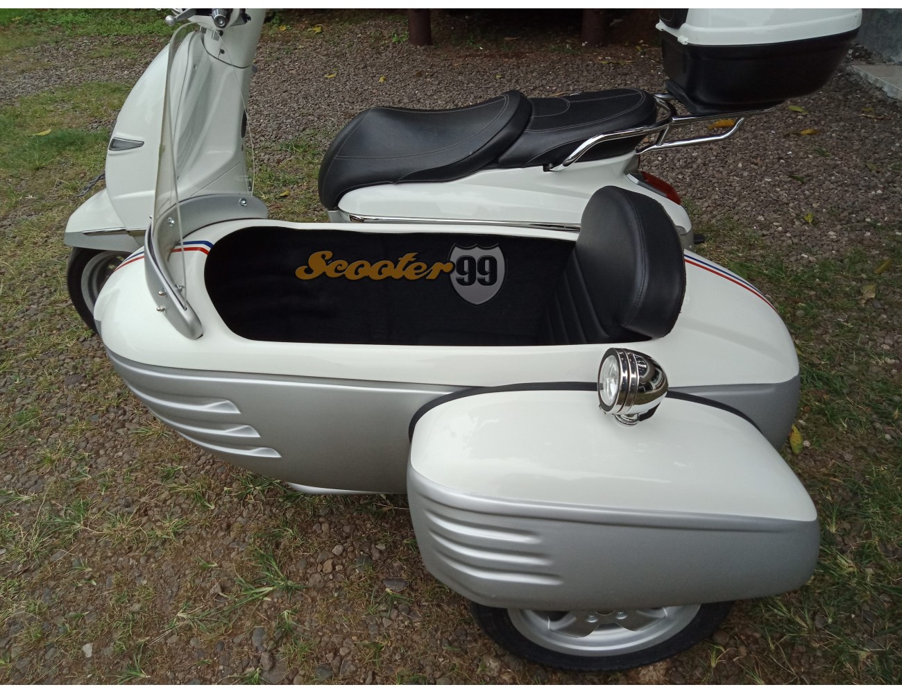 Sidecar Peugeot Django – White Silver Edition | Classic Touring Sidecar ...