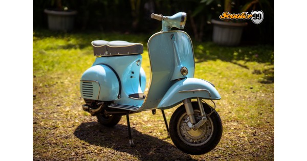 Vespa Scooter Piaggio 150 Sky Blue – Retro Italian Style & Classic Power